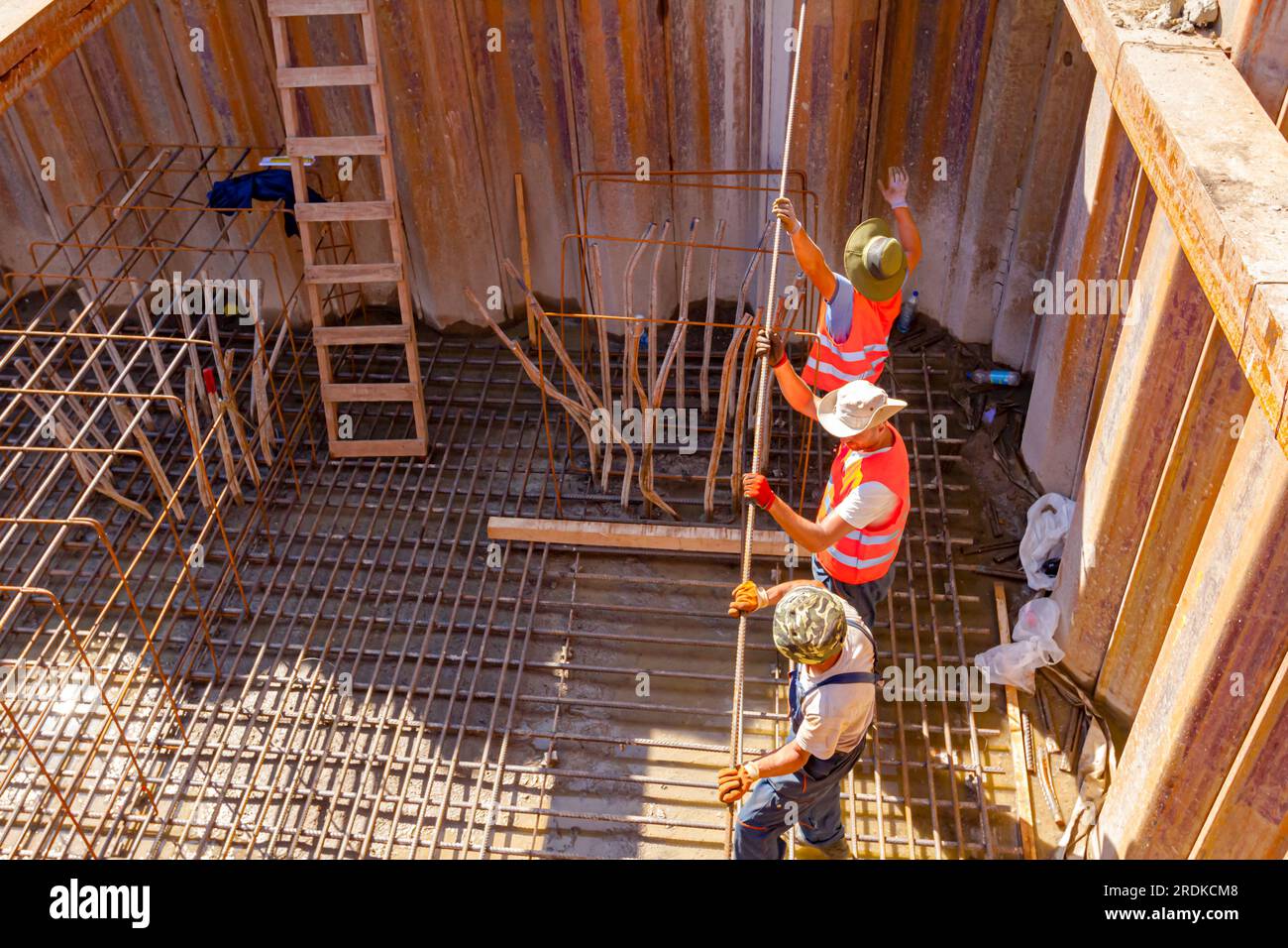 Reinforcing trench mesh hi-res stock photography and images - Alamy