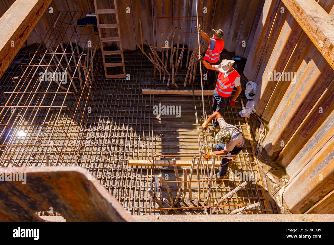 Square metal rods hi-res stock photography and images - Alamy