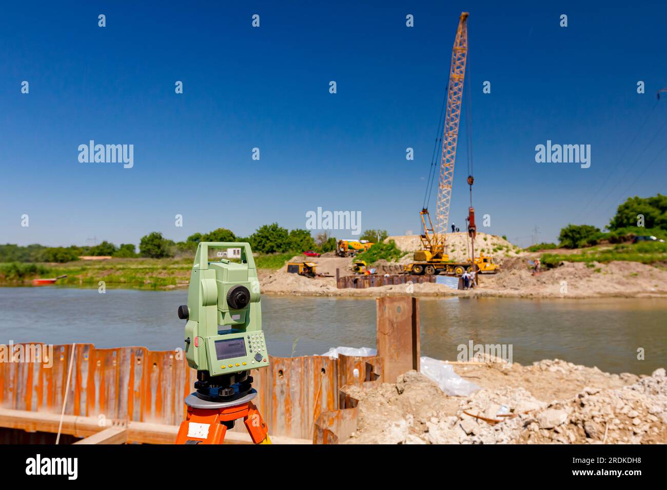 Electronic leveler device ensure precise measurements before ...