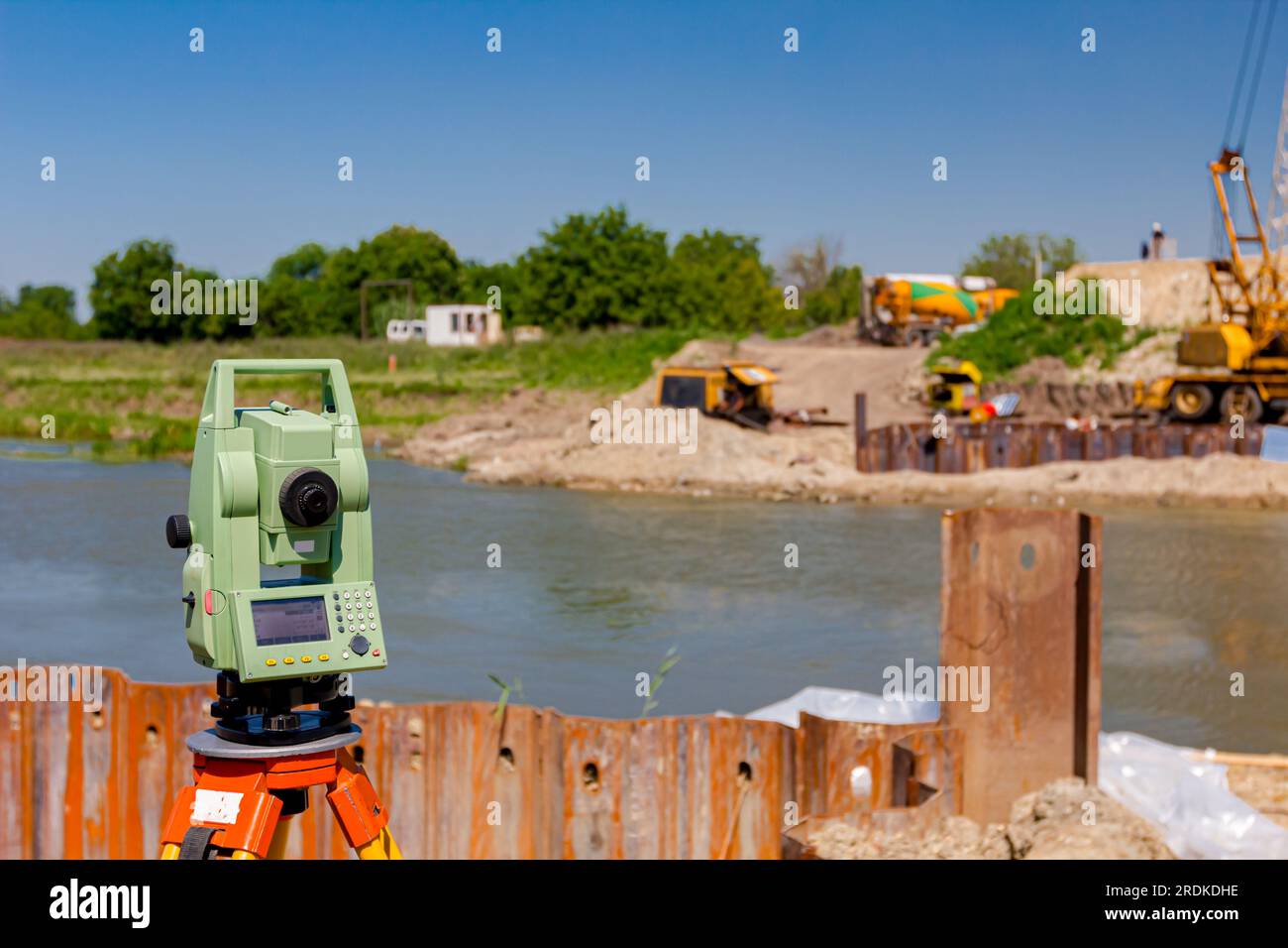 Electronic leveler device ensure precise measurements before ...