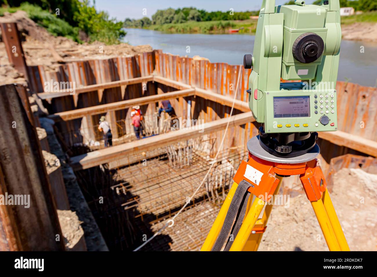 Electronic leveler device at the construction site ensure precise ...