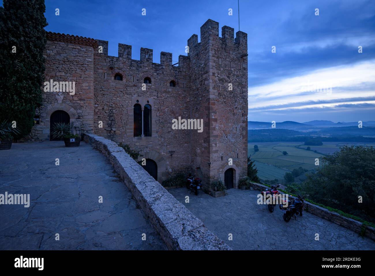 Amanecer medieval hi-res stock photography and images - Alamy