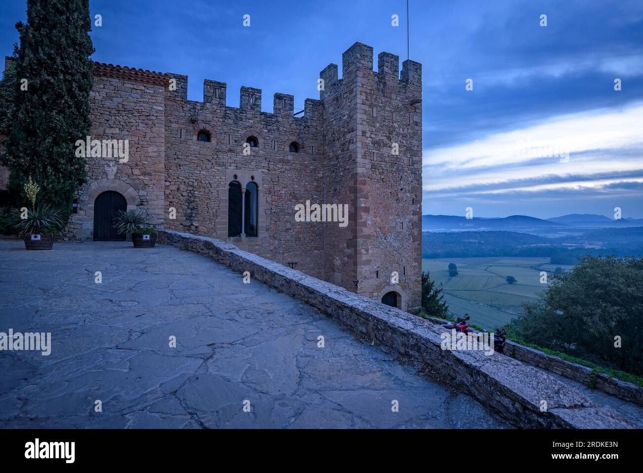Amanecer medieval hi-res stock photography and images - Alamy