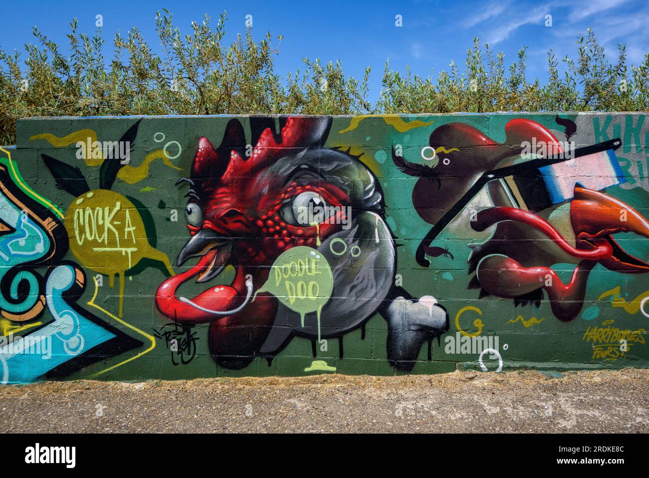 Murals painted in the town of Penelles after the Gar-Gar festival (La ...