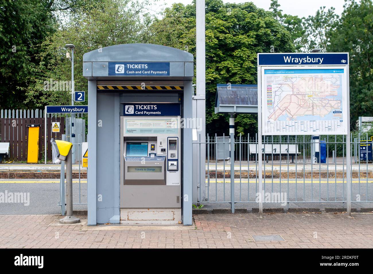 Wraysbury, Berkshire, UK. 22nd July, 2022. Wraysbury Railway Station ...