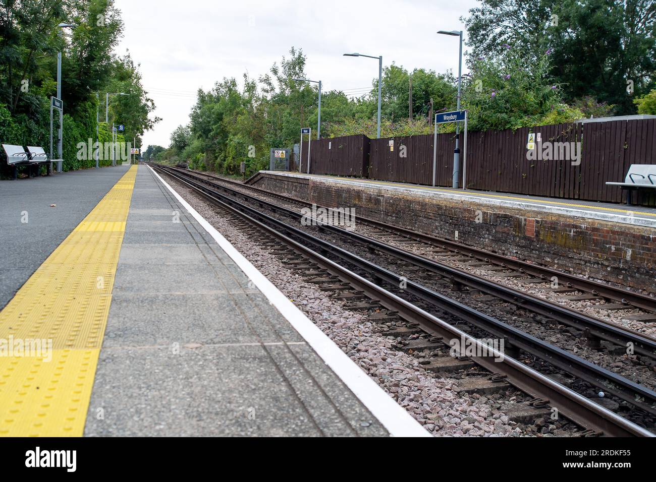 Wraysbury, Berkshire, UK. 22nd July, 2022. Wraysbury Railway Station ...