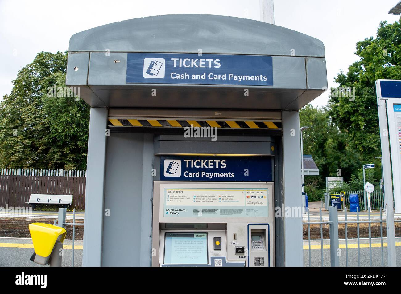 Wraysbury, Berkshire, UK. 22nd July, 2022. Wraysbury Railway Station ...
