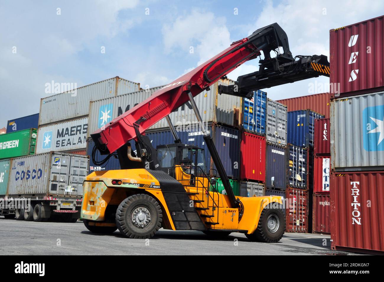 Jakarta, Indonesia - May 26, 2017 : Container loading and unloading ...