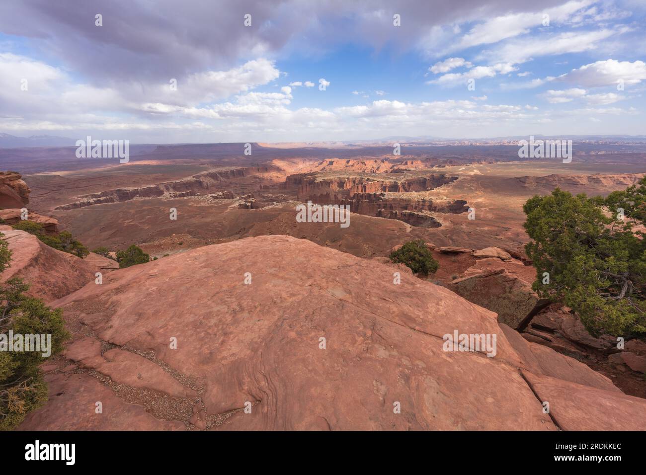 hiking the grand view point trail in the island in the sky in ...