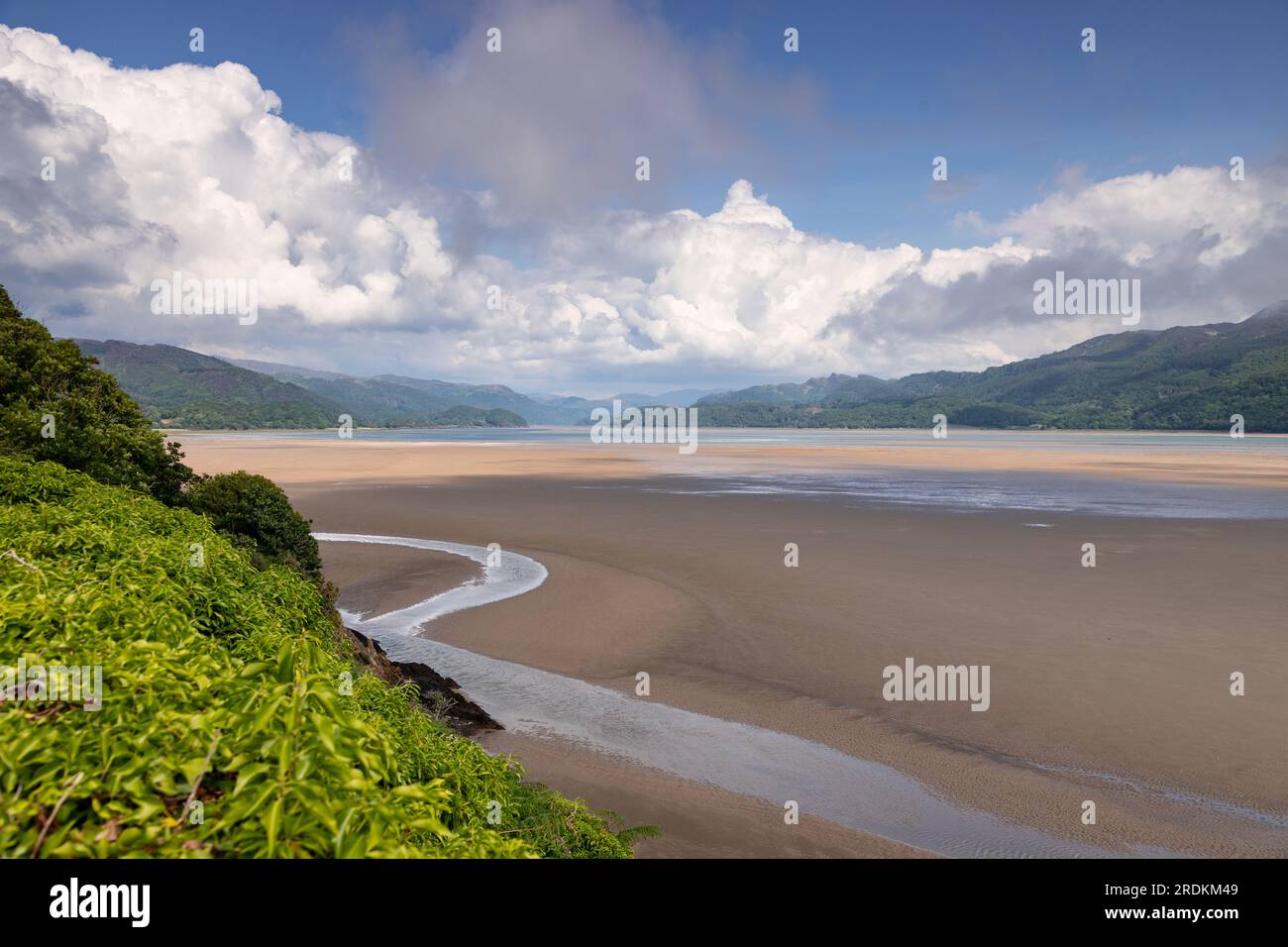 The Mawddach estuary at low tide on the welsh coast Stock Photo - Alamy