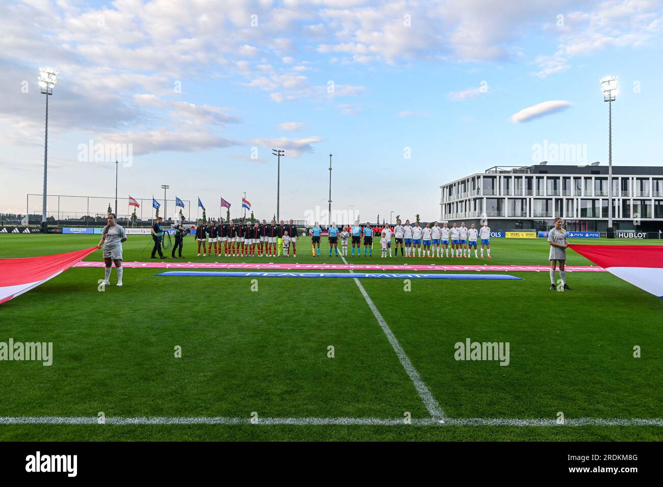 Line-up Austria ( Nicole Ojukwu (19) of Austria, Anna Holl (6) of ...
