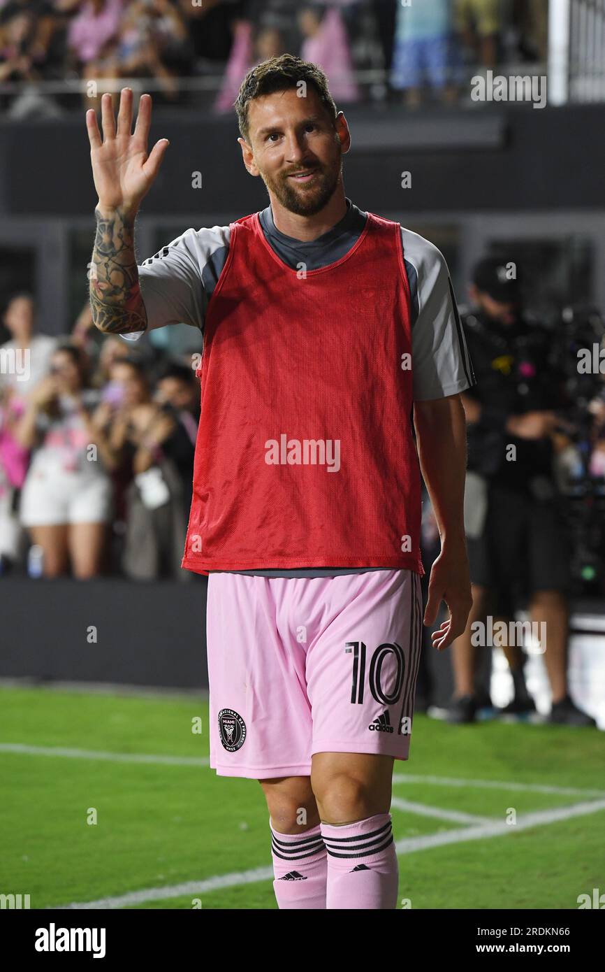 Lionel messi inter miami crowd hi-res stock photography and images - Alamy