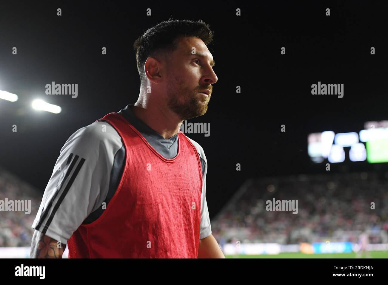 Lionel messi warming up hi-res stock photography and images - Alamy