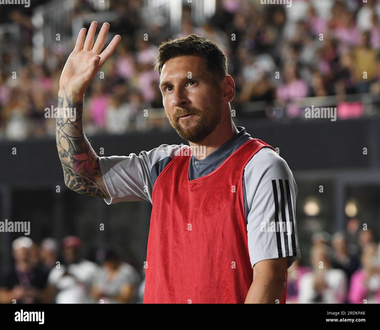 Lionel messi inter miami crowd hi-res stock photography and images - Alamy