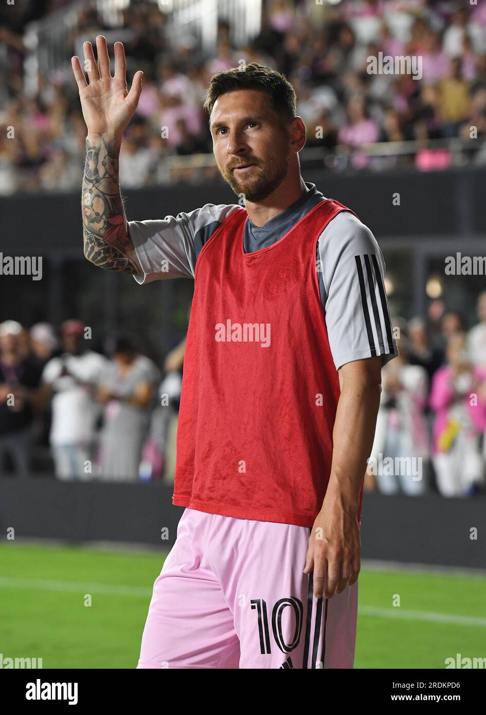 Lionel messi inter miami crowd hi-res stock photography and images - Alamy