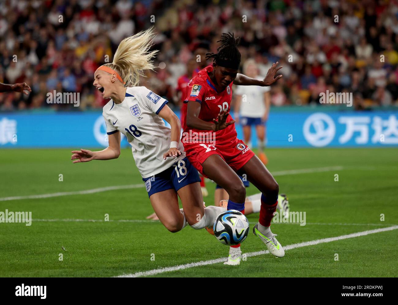 England's Chloe Kelly (left) and Haiti's Dayana Pierre-Louis battle for ...