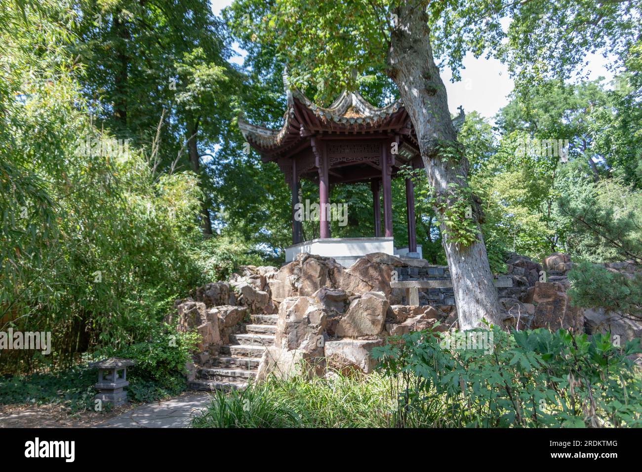 Chinese Garden of Heavenly Peace in Frankfurt Stock Photo - Alamy