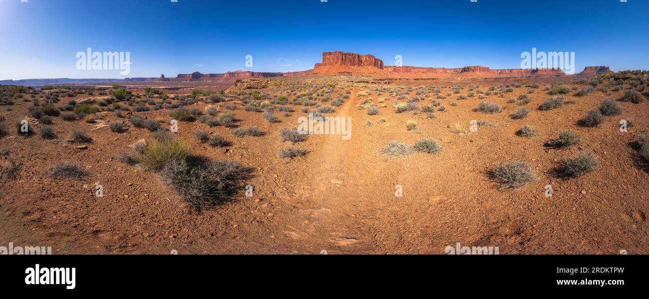 hiking the murphy trail loop in the island in the sky in canyonlands ...