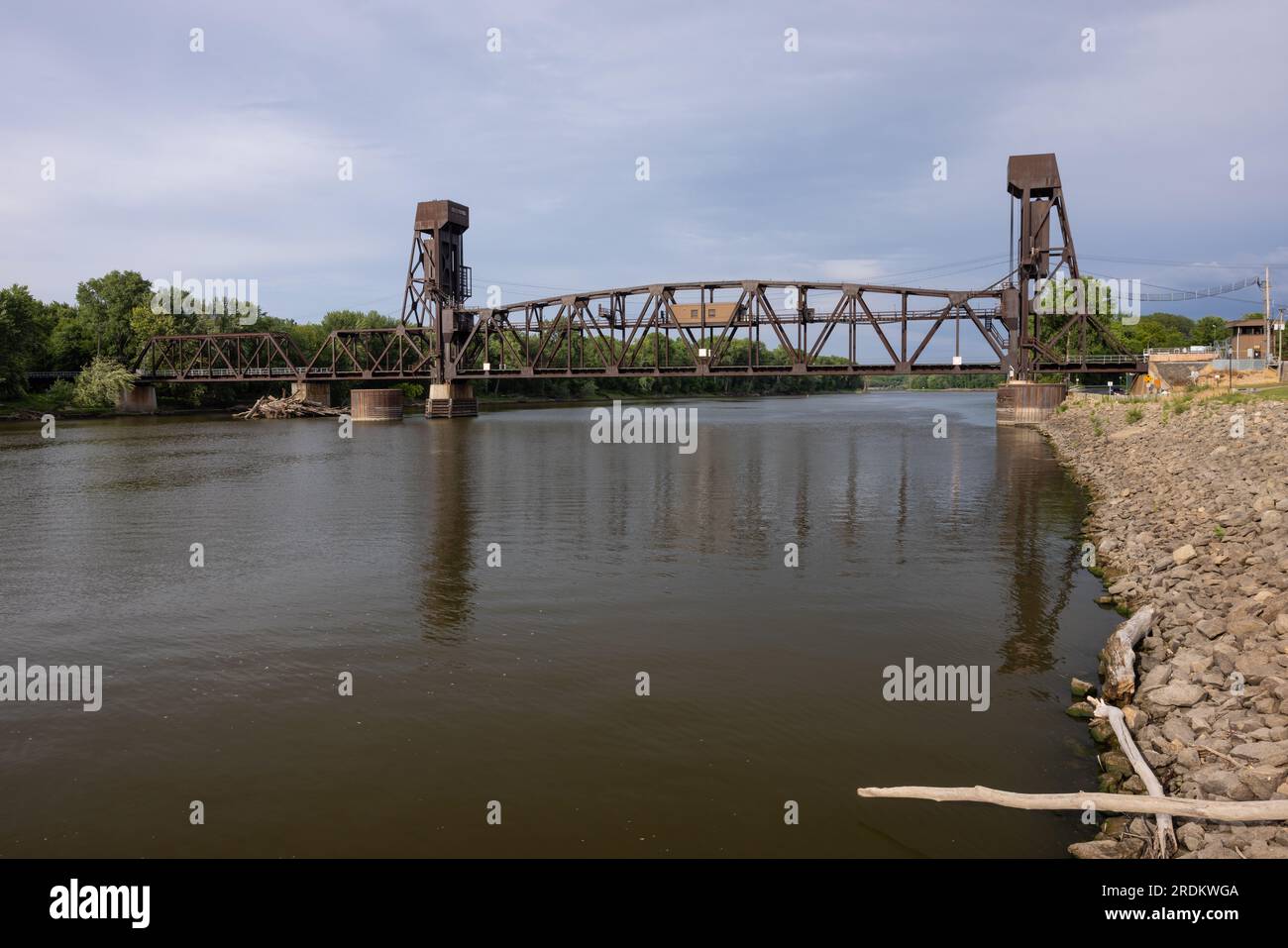Railroad Lift Bridge On The Mississippi River Stock Photo - Alamy