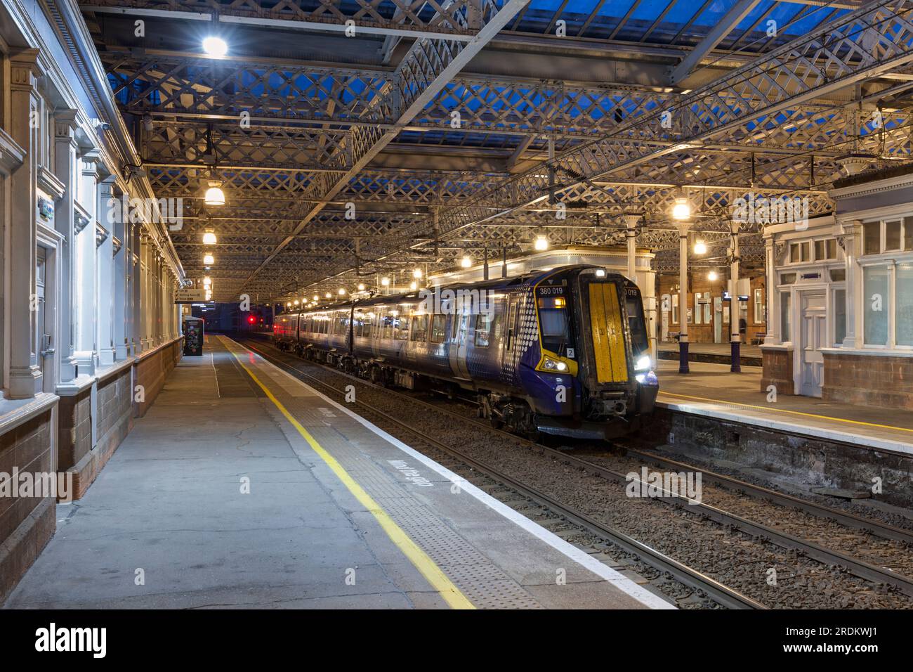 Scotrail Siemens class 380 electric train calling at Paisley Gilmour ...
