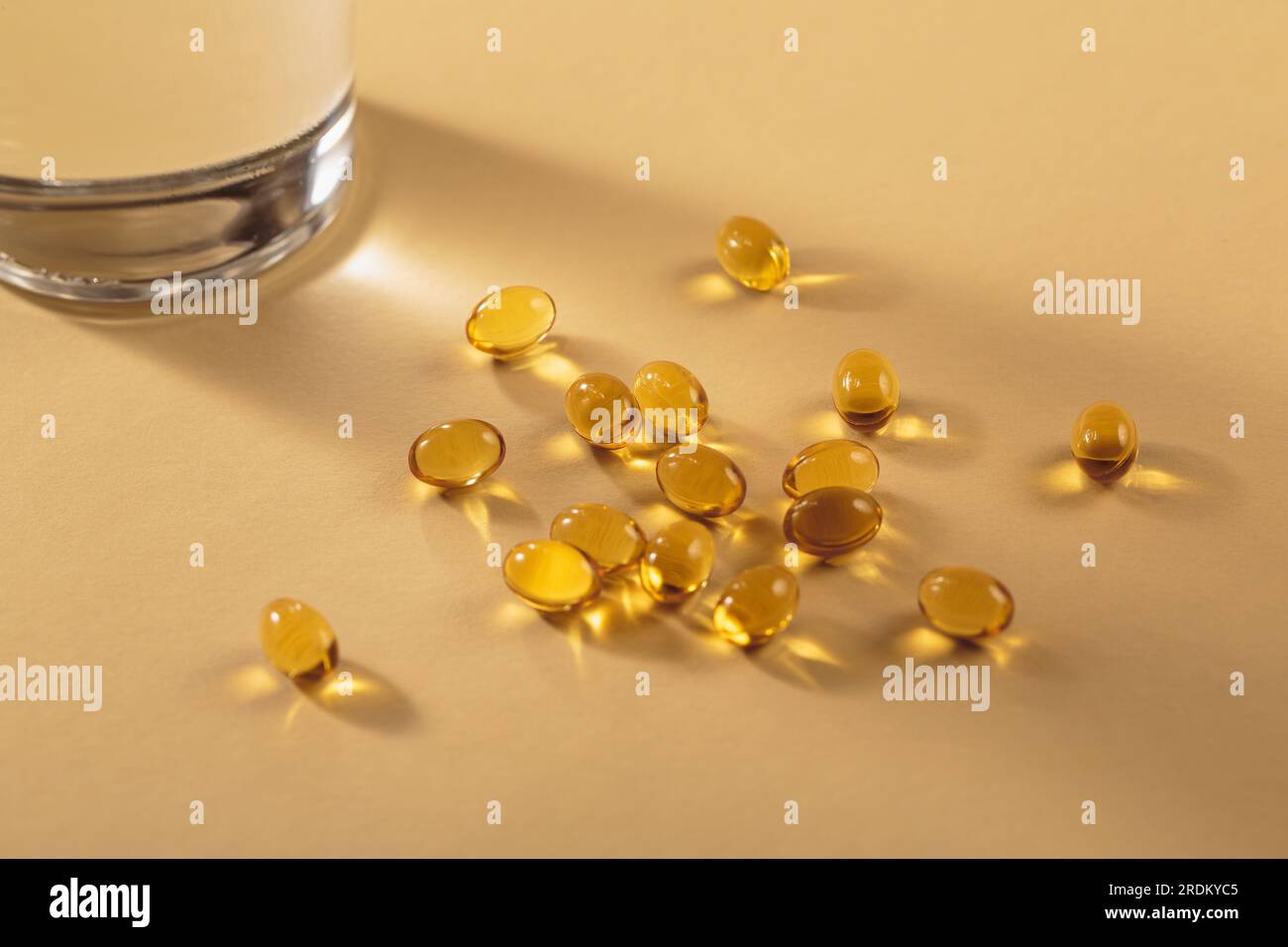 Oil filled capsules softgel hi-res stock photography and images - Alamy