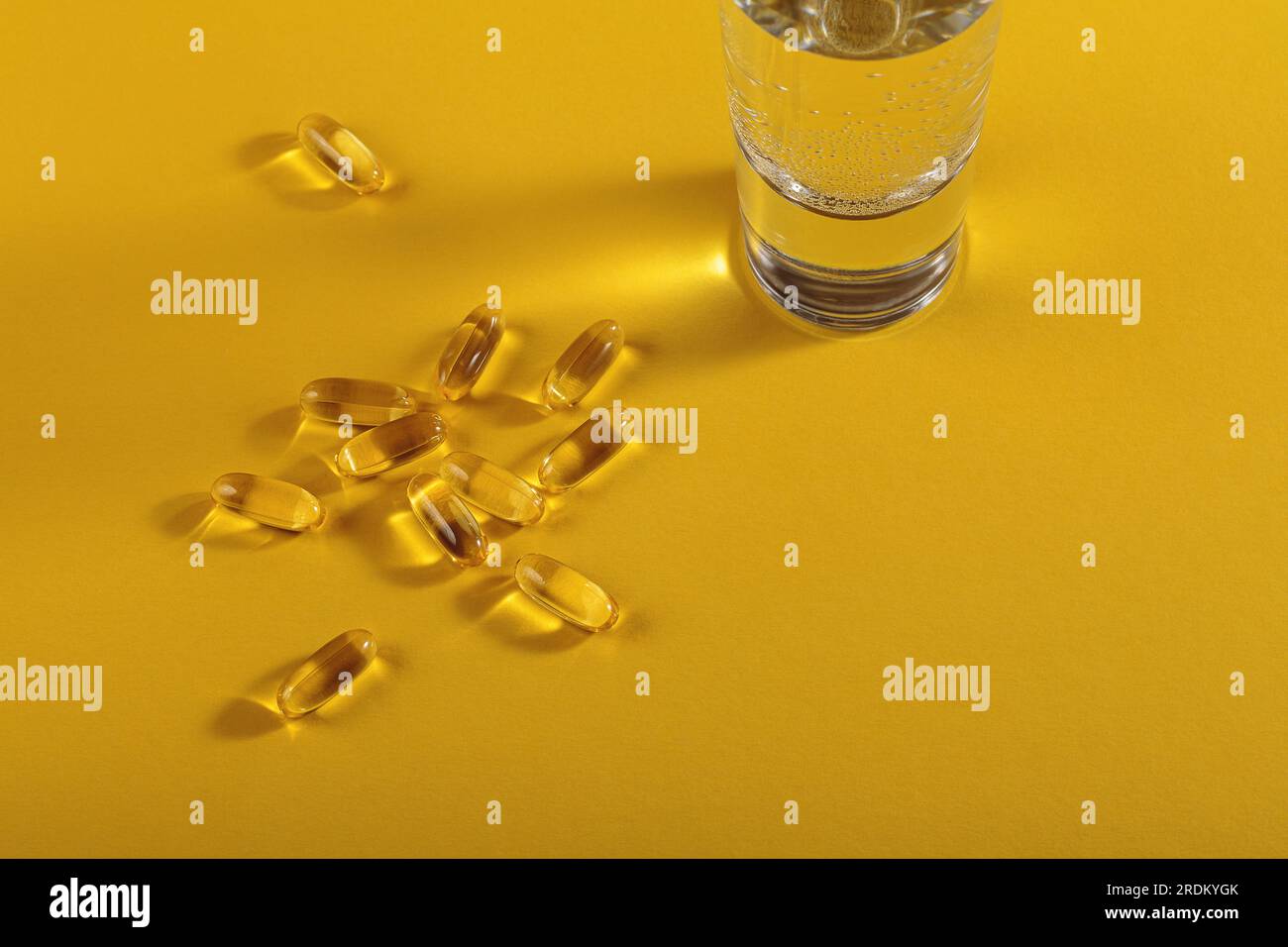 Oil filled capsules of food supplements Stock Photo - Alamy