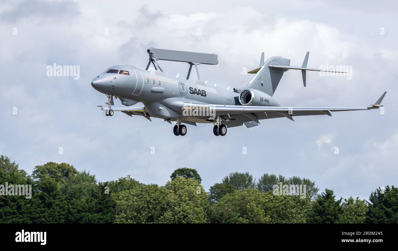 Bombardier Global Express - Saab GlobalEye, arriving at RAF Fairford ...