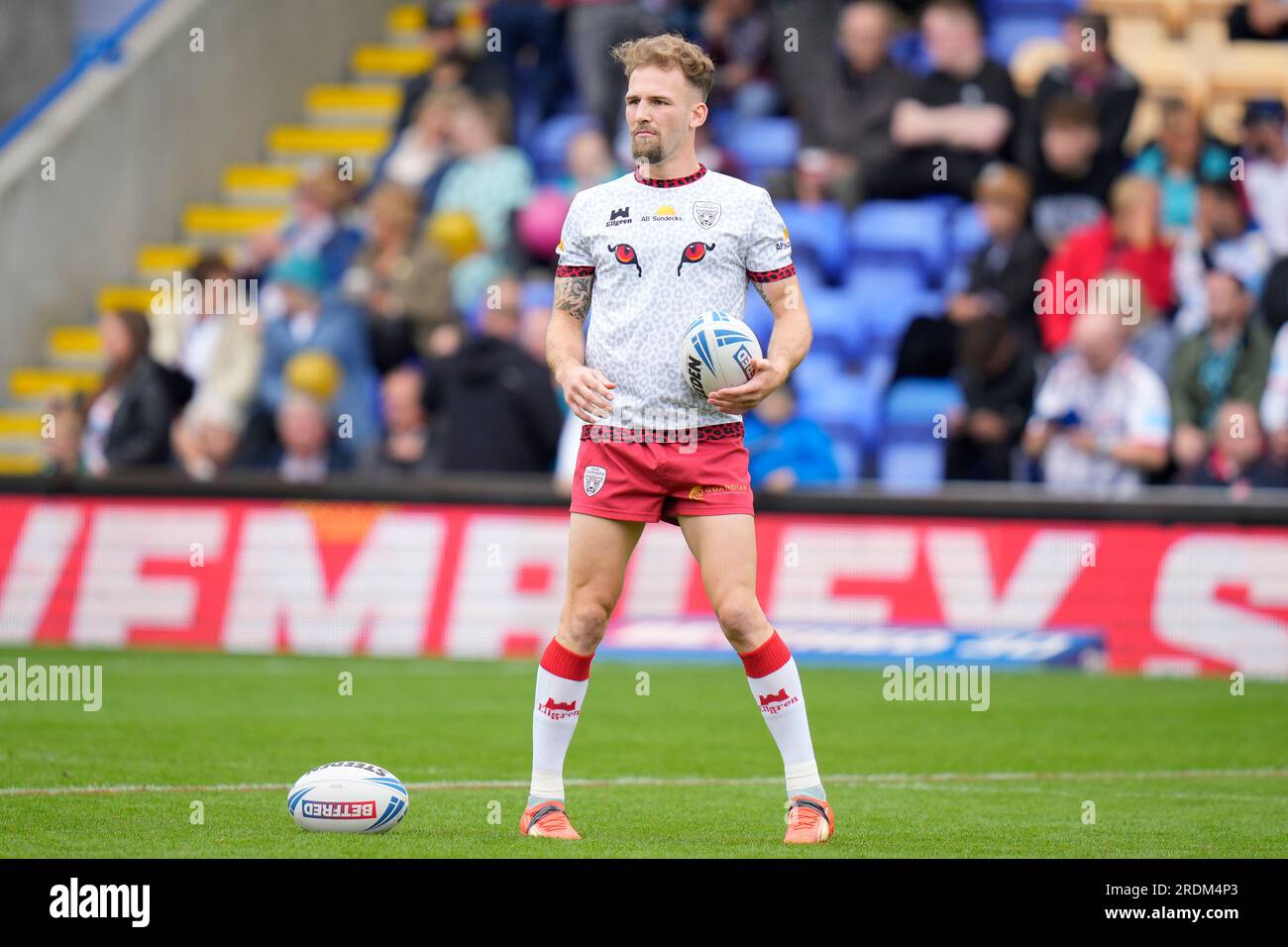 Ben Reynolds #15 of Leigh Leopards warms up before the Betfred ...