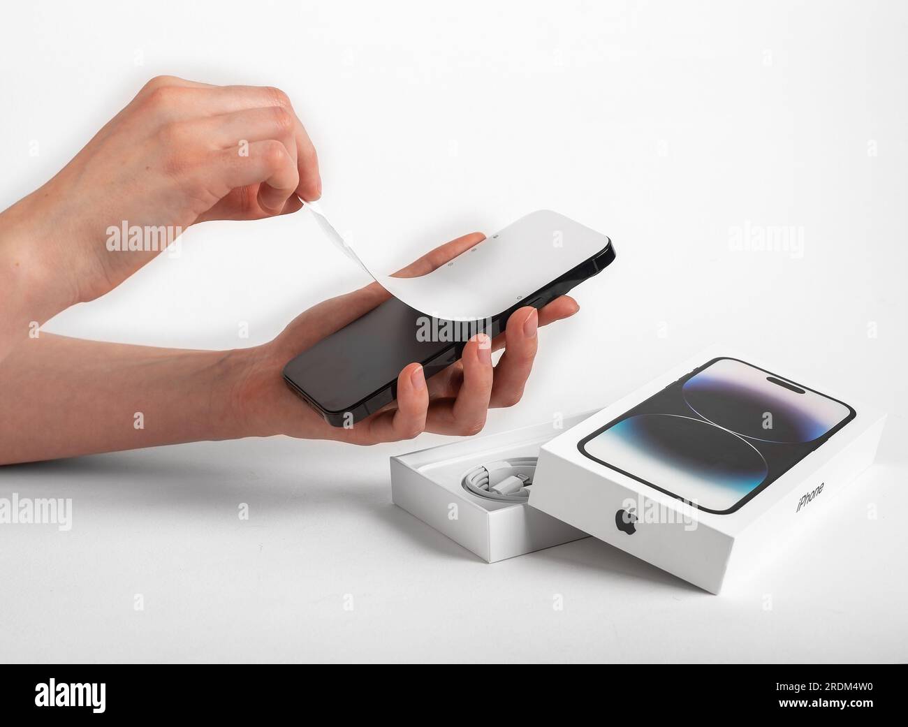 Apple iphone 15 box hi-res stock photography and images - Alamy