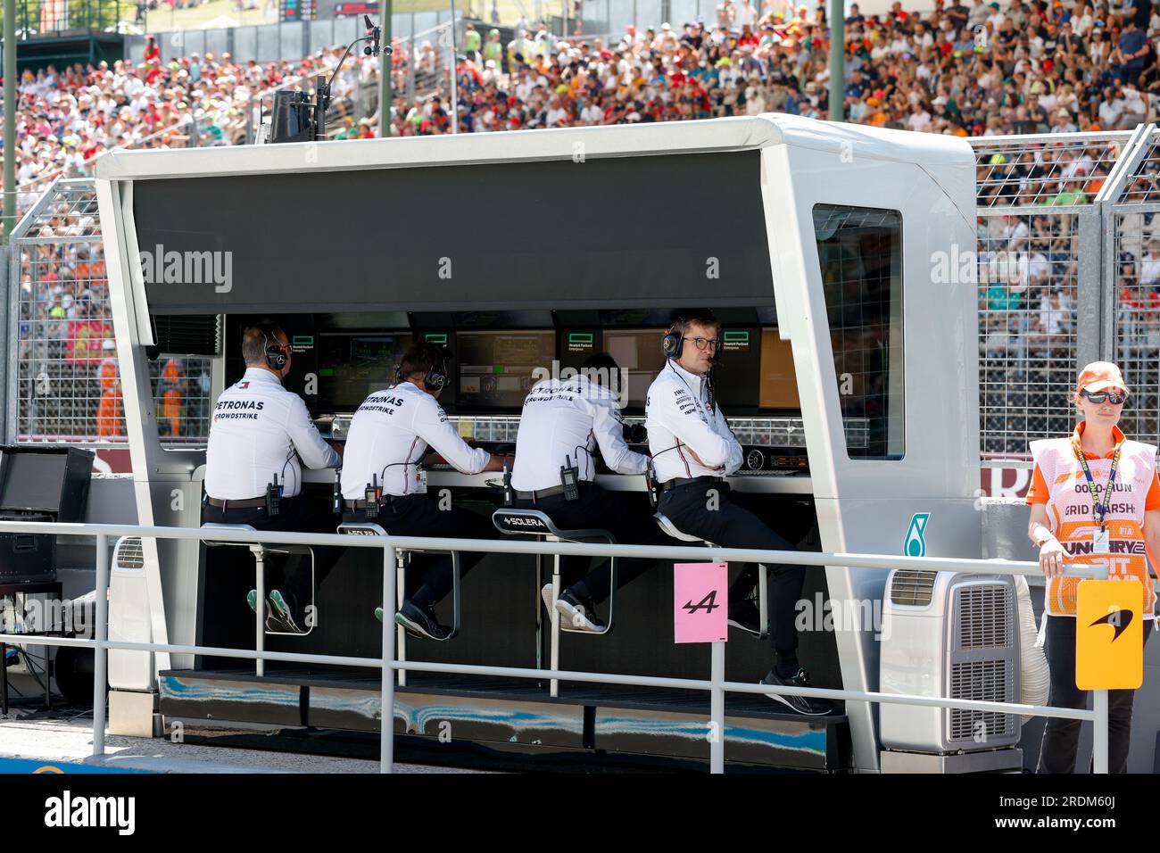 COLE Simon (gbr), Chief Engineer Trackside at Mercedes AMG F1 Team ...