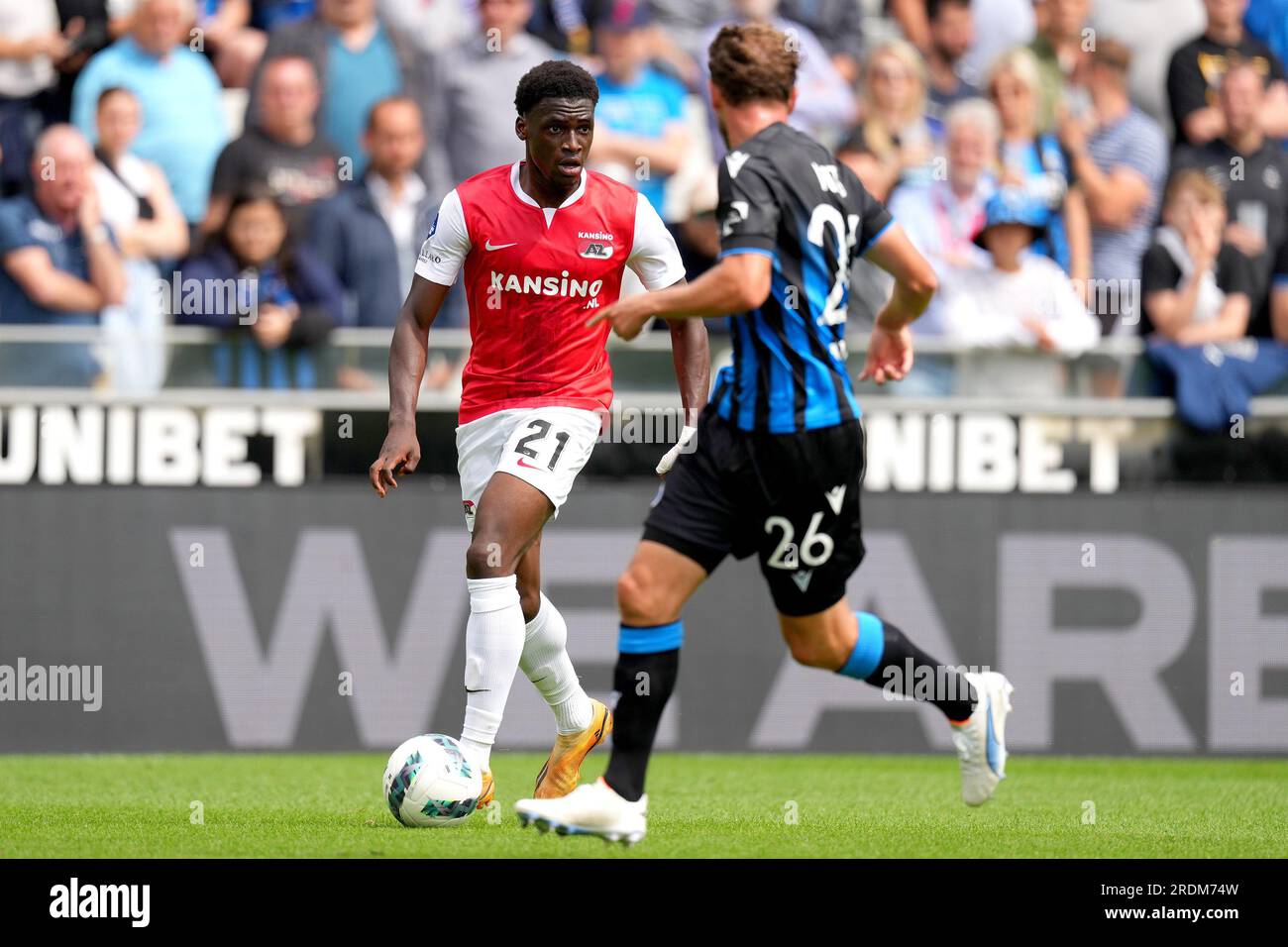 BRUGES - (lr) Ernest Poku of AZ Alkmaar, Mats Rits of Club Brugge ...