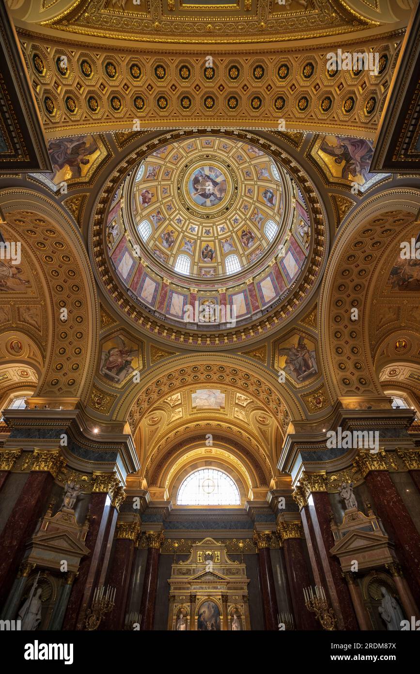 The ceiling of St Stephen’s Basilica, Budapest, Hungary Stock Photo - Alamy