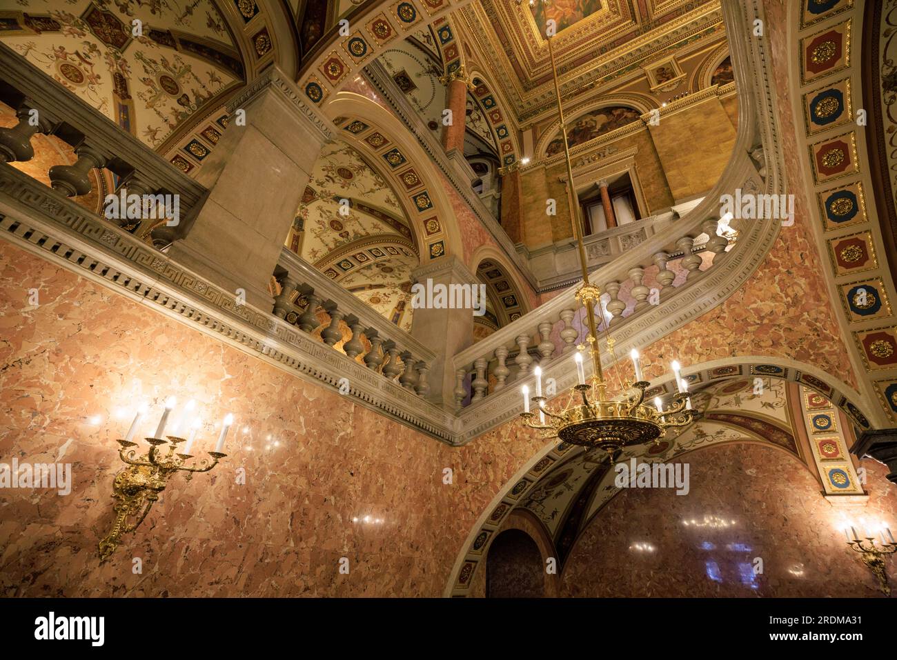 The ornate decorations of the Hungarian State Opera House, Budapest ...