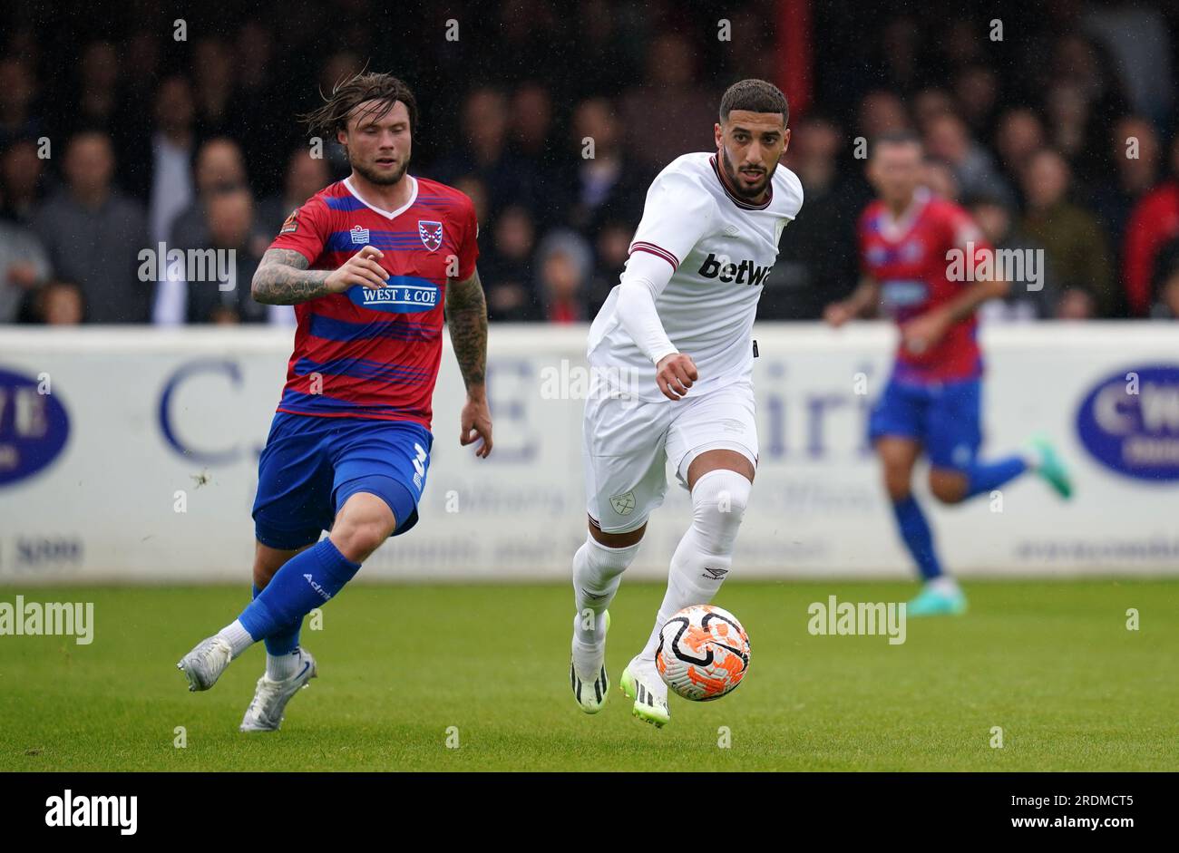 West Ham United's Said Benrahma (right) and Dagenham and Radbridge's ...