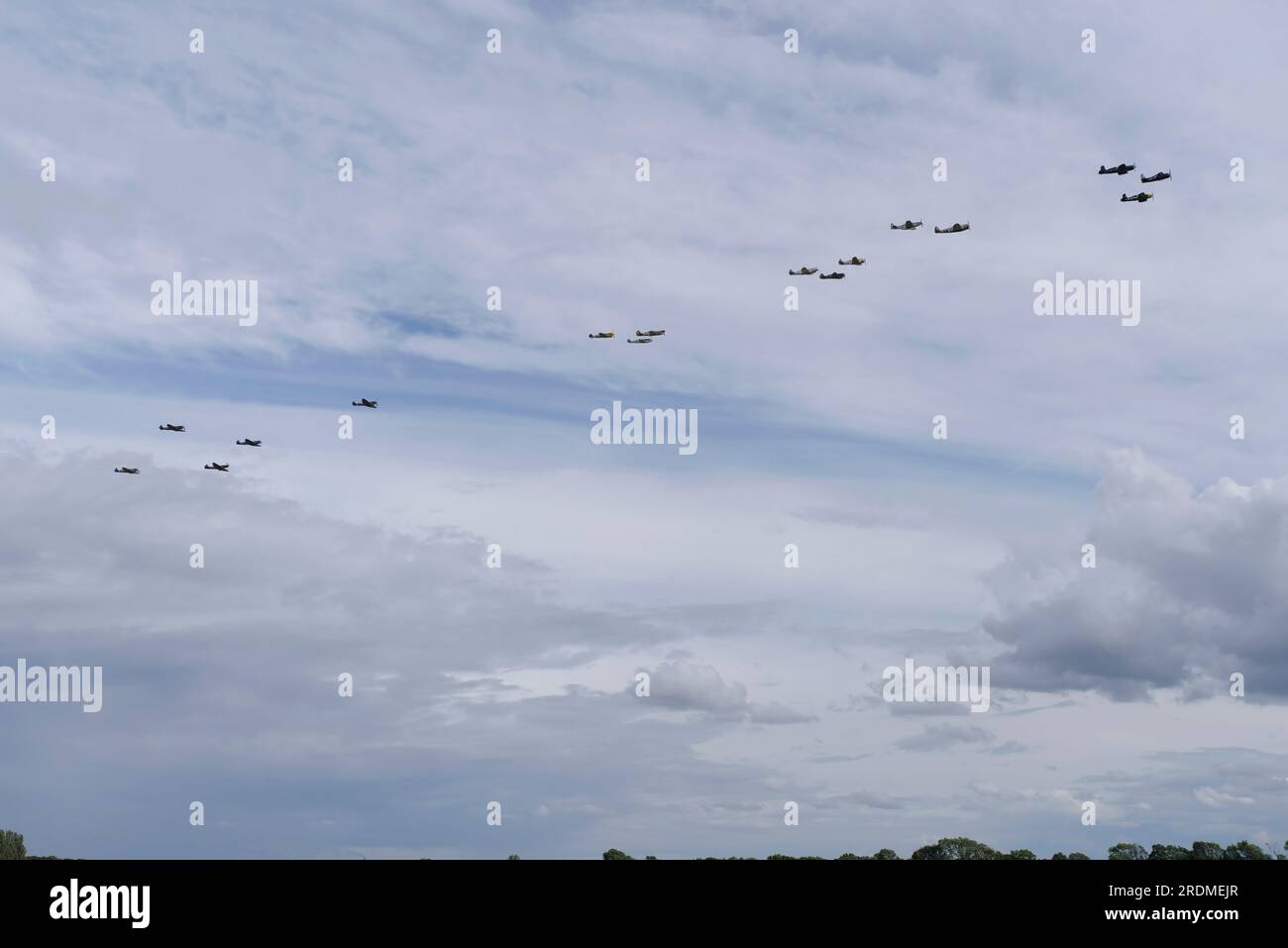 Formation flying hi-res stock photography and images - Alamy