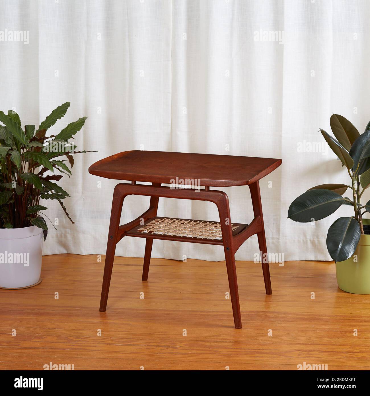 Midcentury modern hi-res stock photography and images - Alamy