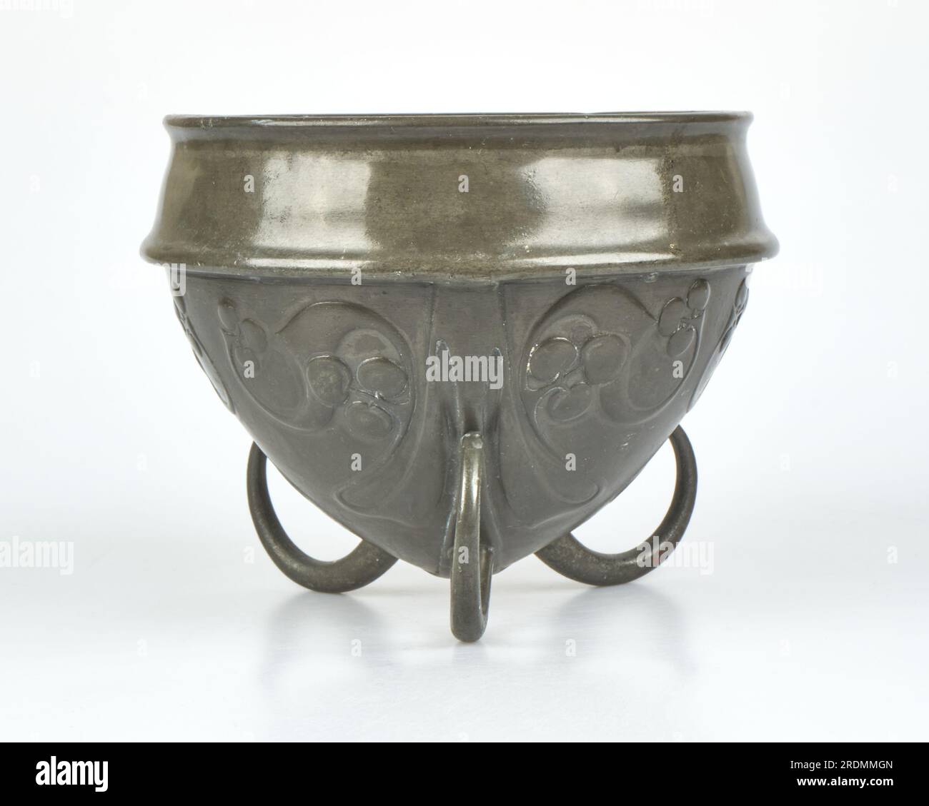 Antique 1900s Liberty & Co Arts and Crafts pewter jardiniere designed ...
