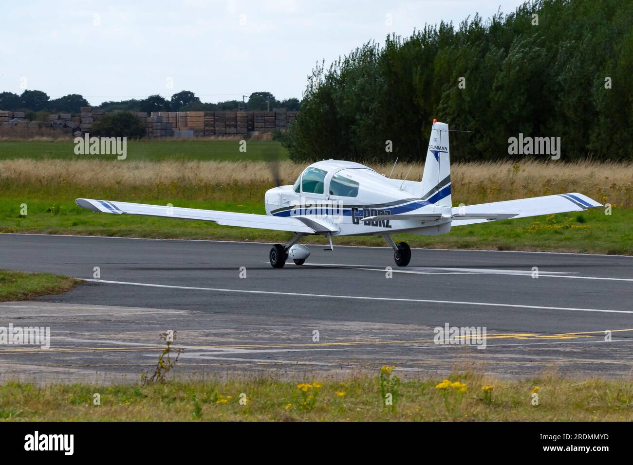 Grumman American AA-5 Traveller G-BBRZ Stock Photo - Alamy