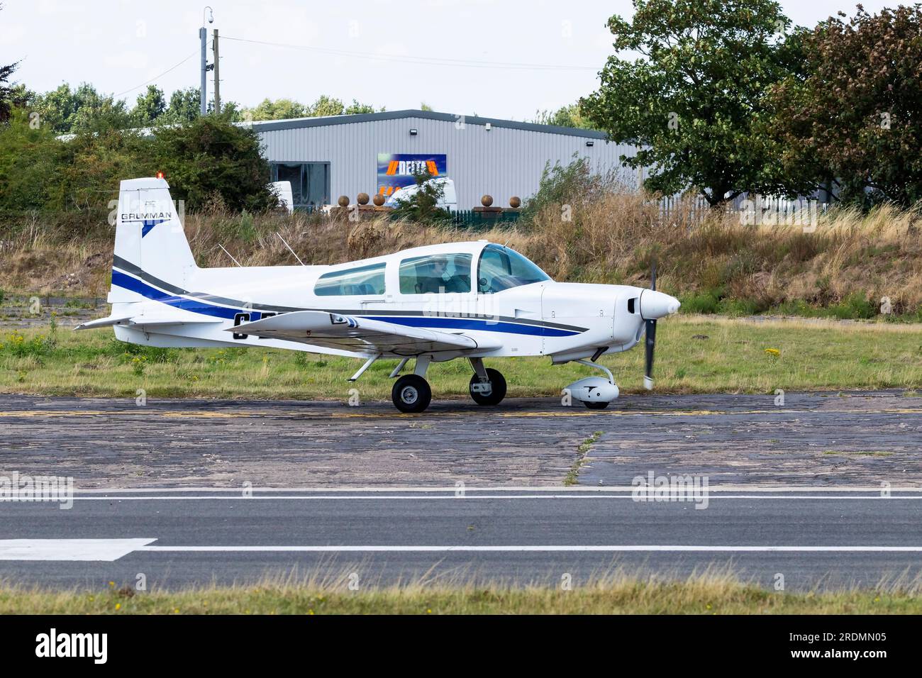 Grumman American AA-5 Traveller G-BBRZ Stock Photo - Alamy
