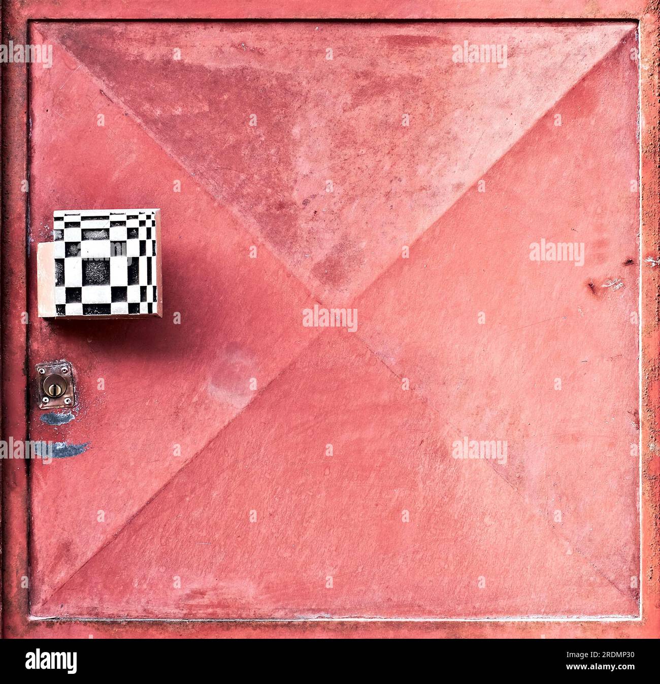 Closed old metal safe locker with handle and lock Stock Photo - Alamy