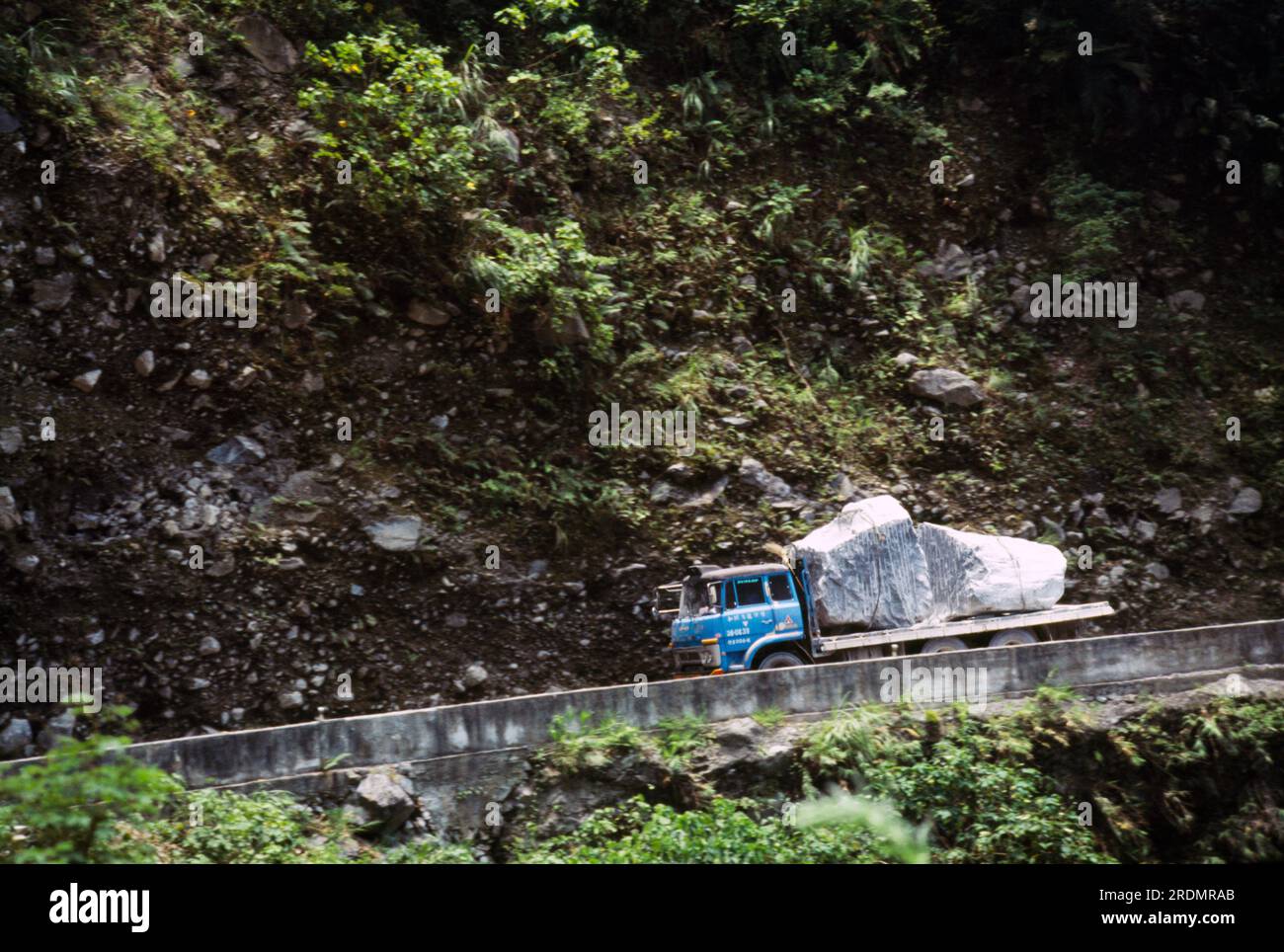 Toroko Gorge Taiwan Loaded Lorry Carrying Boulders On East West Highway ...