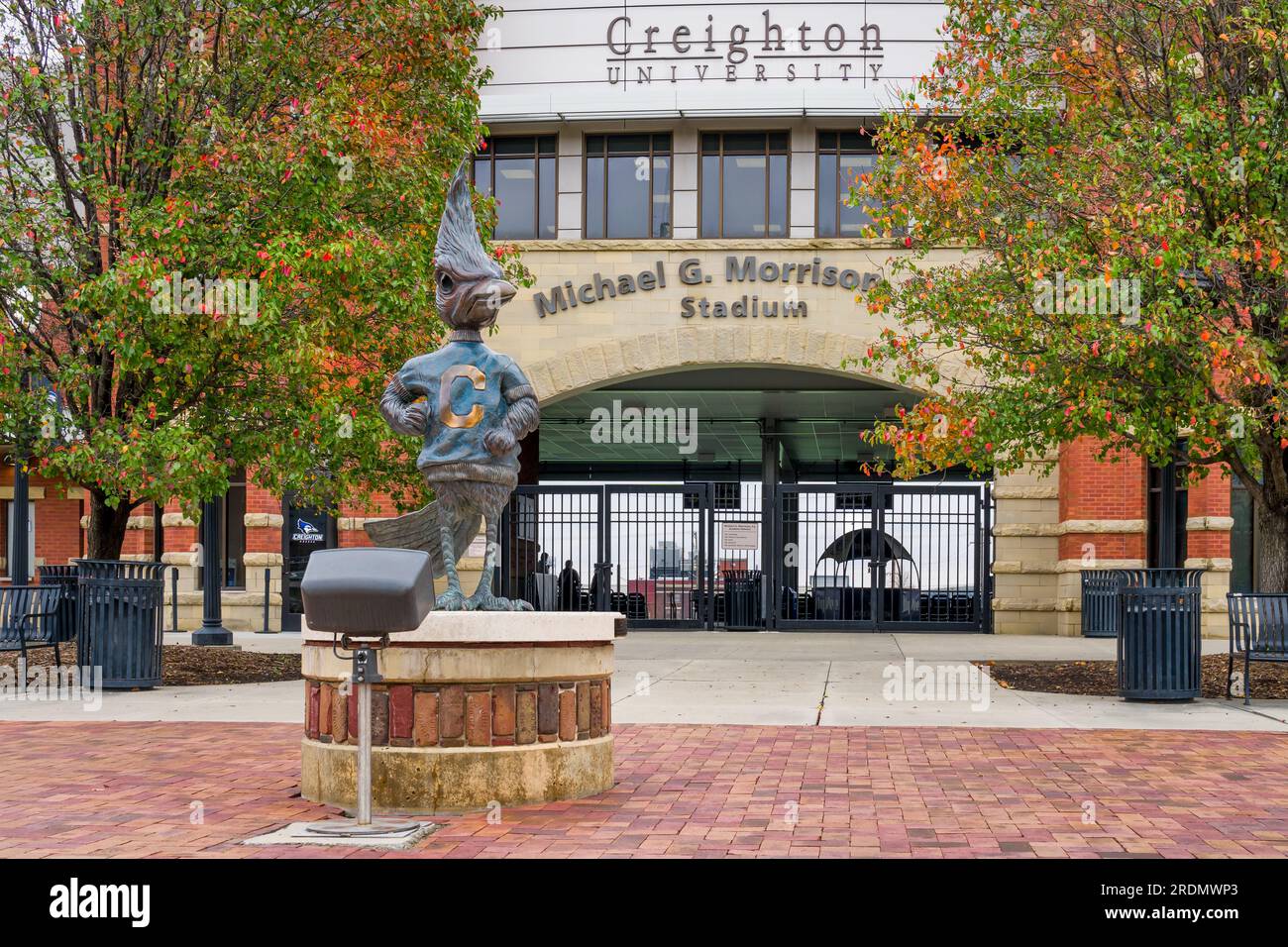 School mascot logo hi-res stock photography and images - Alamy