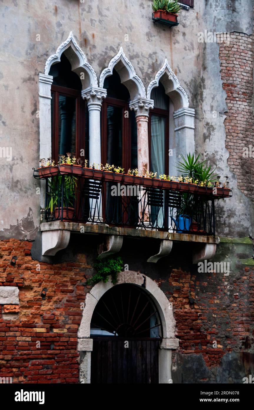 Venetian Gothic ogee arch trifora windows Venice, Italy Stock Photo - Alamy