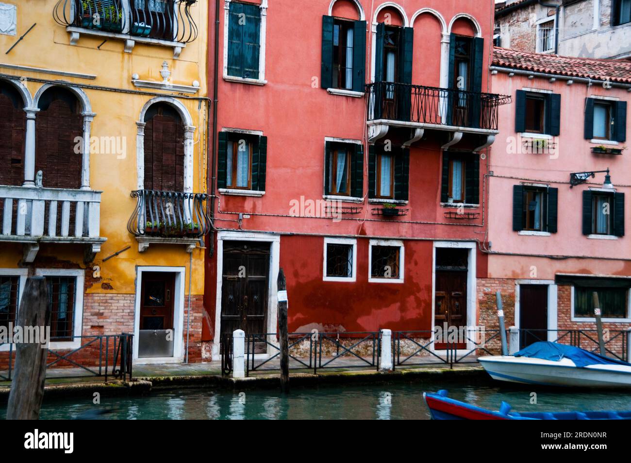 Renaissance Venetian canal houses in Venice, Italy Stock Photo - Alamy