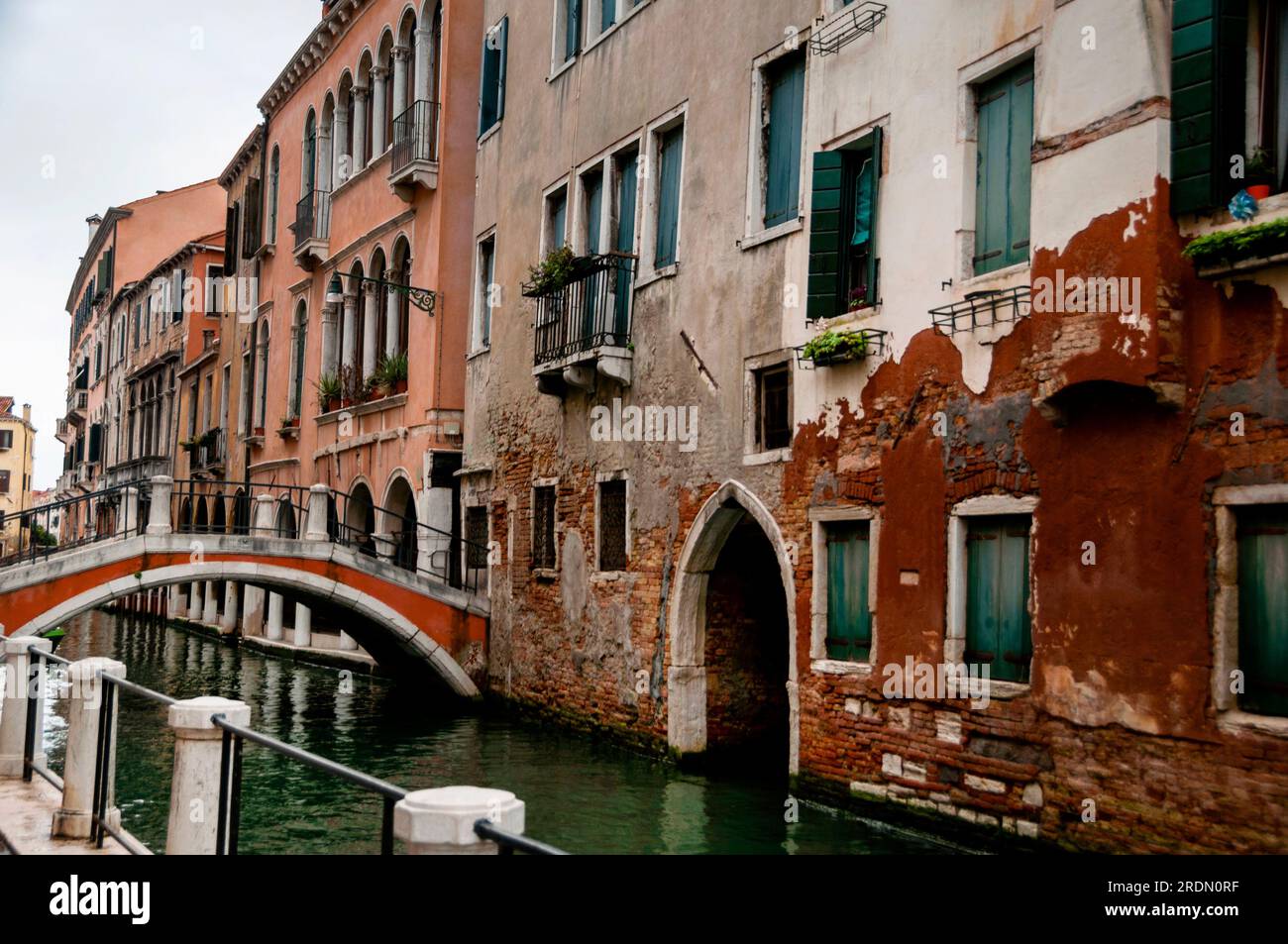 Gothic water portal hi-res stock photography and images - Alamy
