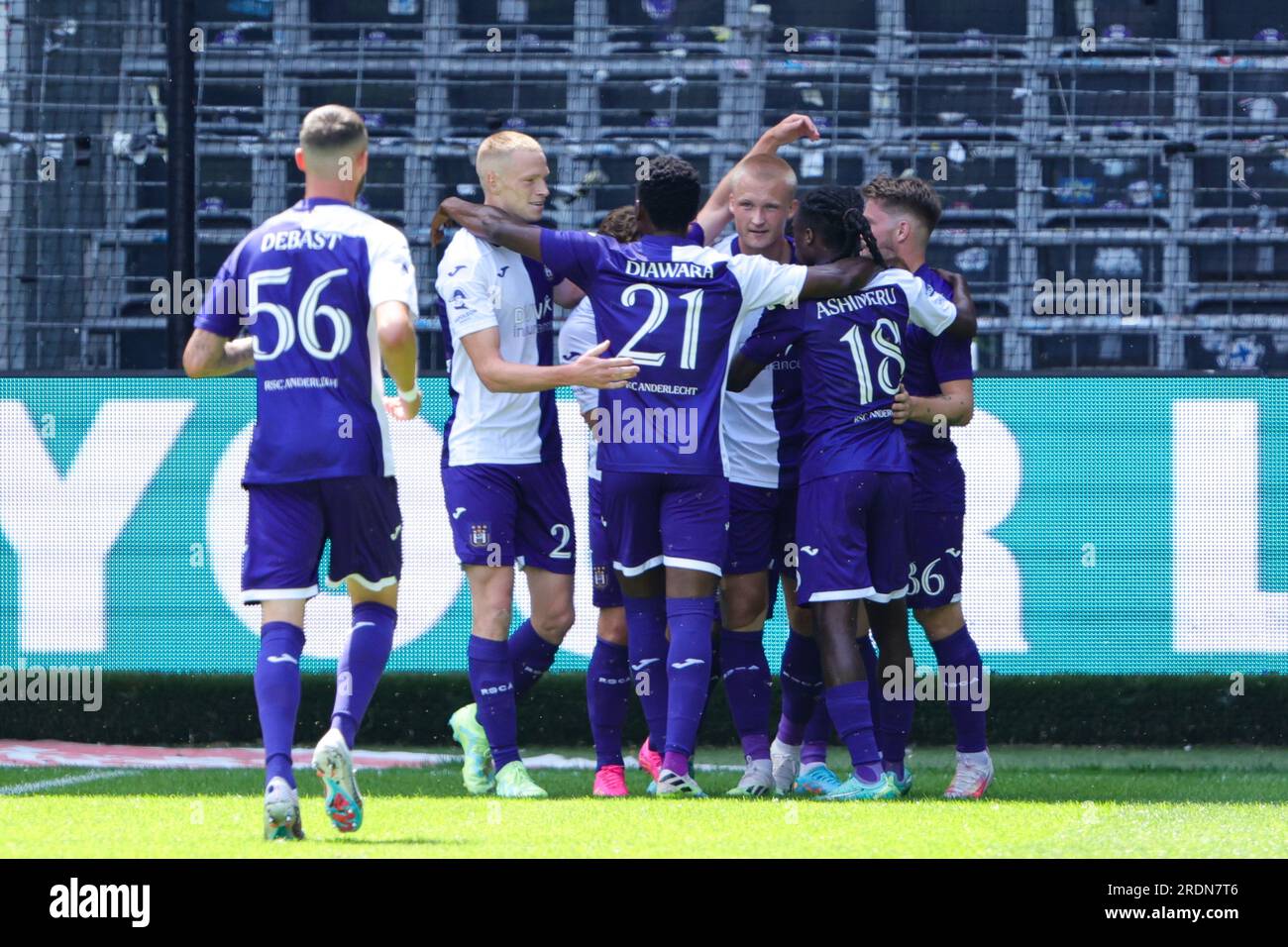 Teammatescelebrates hi-res stock photography and images - Alamy