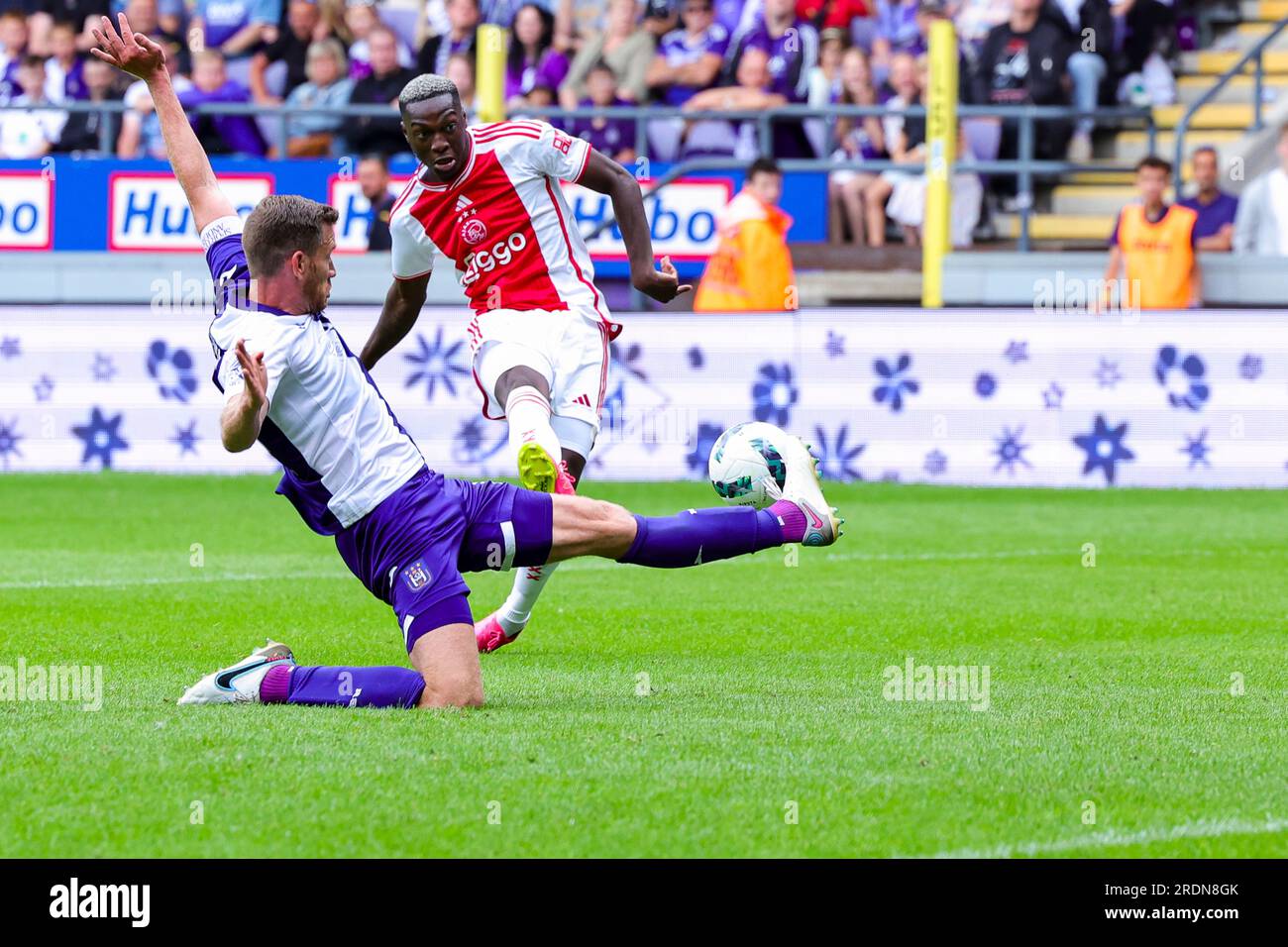 Jan vertonghen anderlecht hi-res stock photography and images - Alamy
