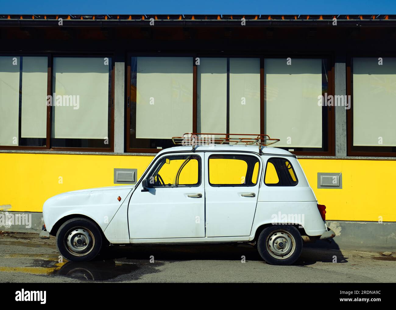 Como retro hi-res stock photography and images - Alamy