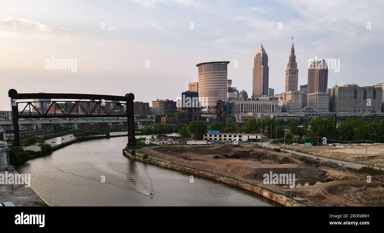 Aerial view downtown cleveland ohio hi-res stock photography and images ...
