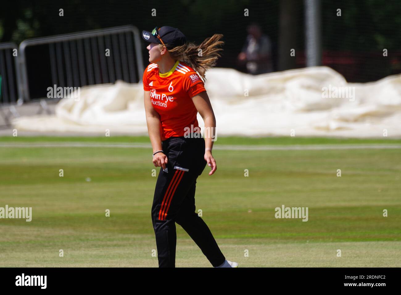 Queens park chesterfield cricket hi-res stock photography and images ...